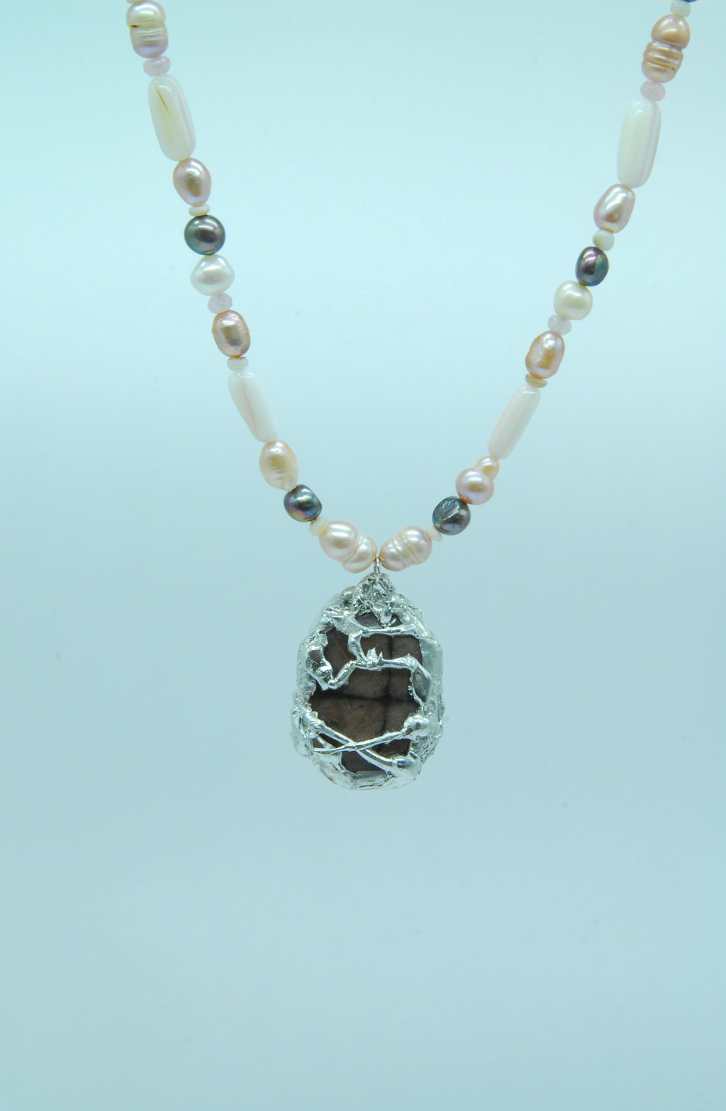 „Oak“ -Monoklin pearl chain – Eclipse.Studios
