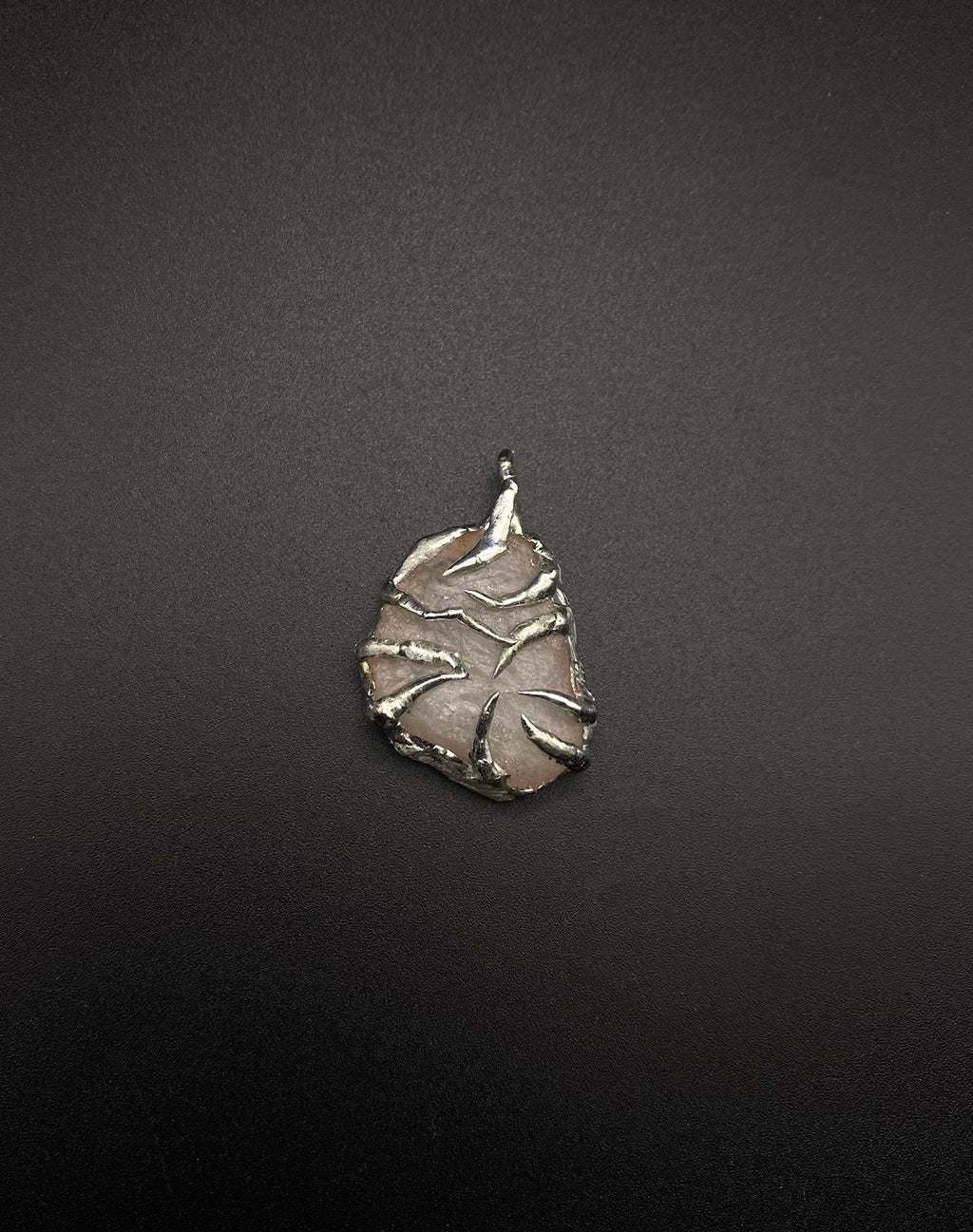 "Natu" - chain charm monoklin – Eclipse.Studios